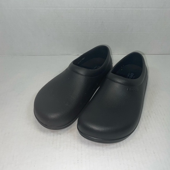 CROCS | Shoes | Crocs Dual Comfort Slip On Slip Resistant Croc Lock ...